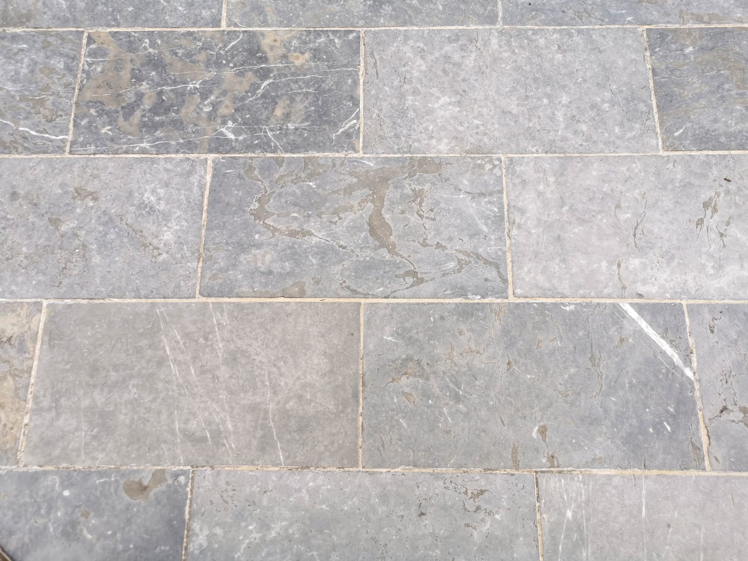 How to fill tile gaps perfectly: 5 Do's and don'ts you cannot ignore